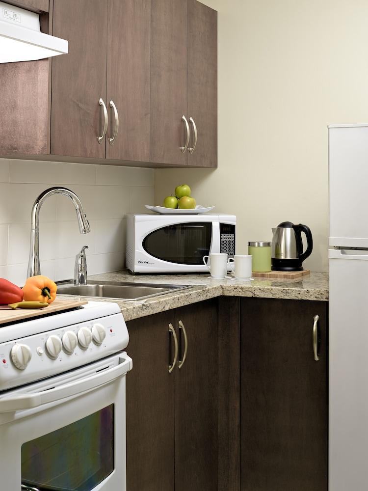 CHELSEA HOTEL TORONTO | ⋆⋆⋆⋆ | CANADA | SEASON DEALS FROM $124