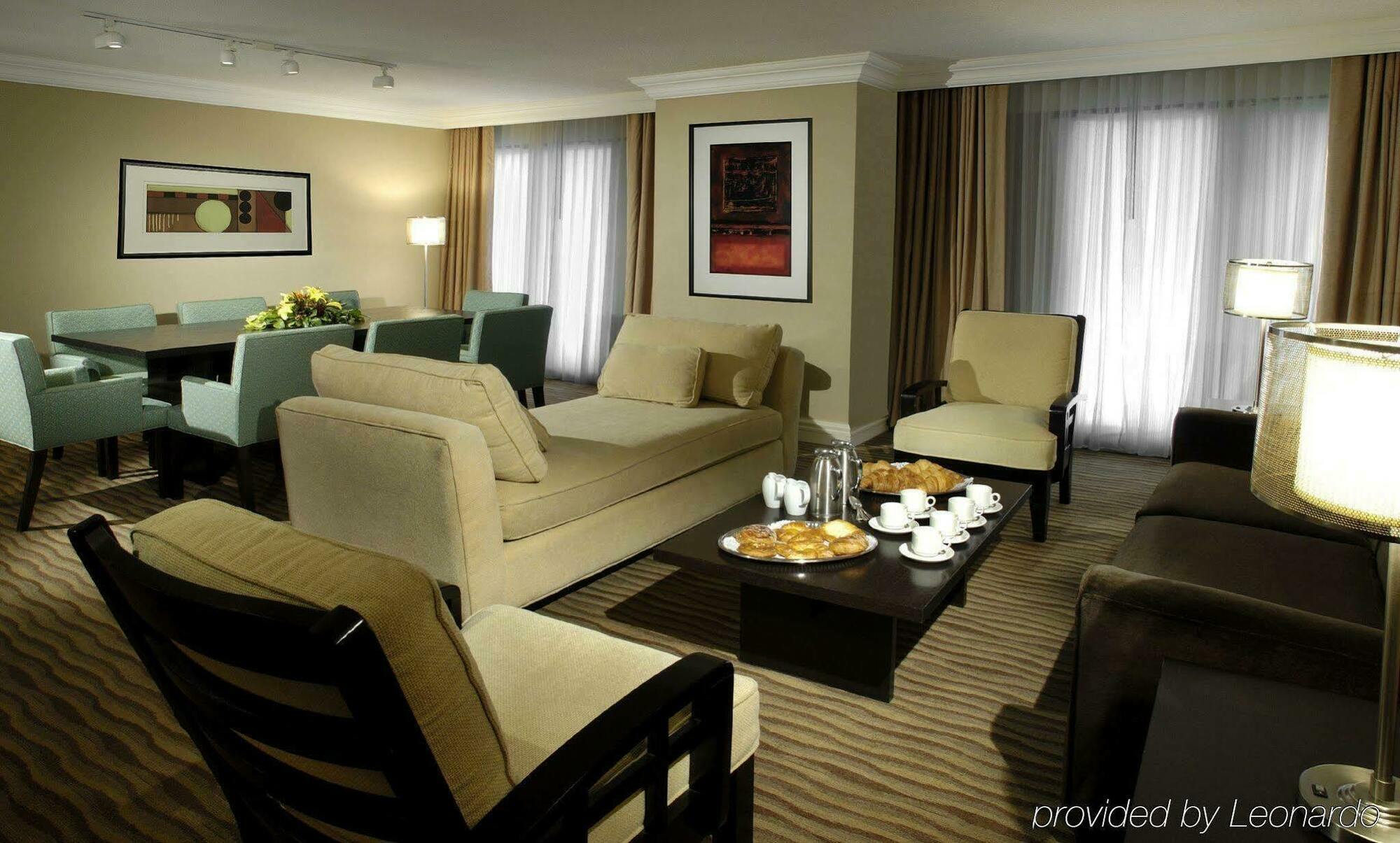CHELSEA HOTEL TORONTO | ⋆⋆⋆⋆ | CANADA | SEASON DEALS FROM $124